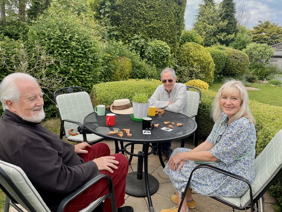 Friends to lunch…… | biddy | Blipfoto