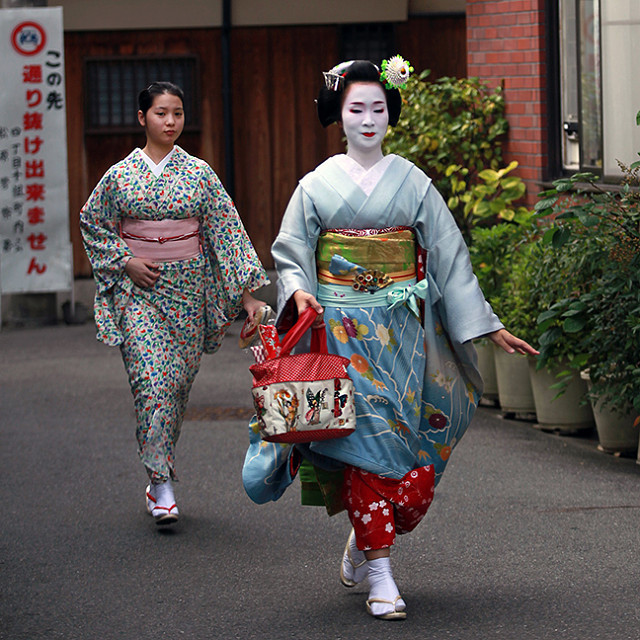 SHIKOMI~SAN | WhiteSHADOWS | Blipfoto