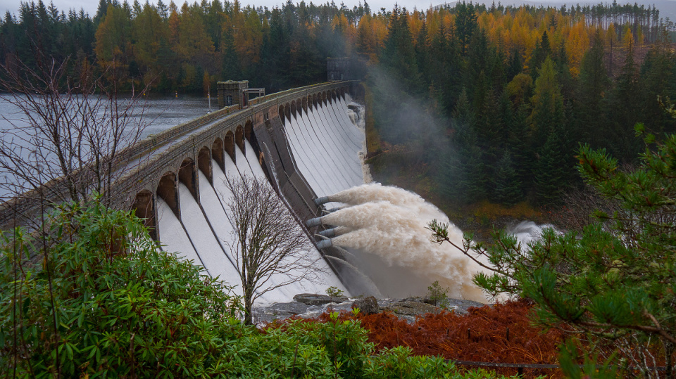 Laggan Dam Overtopping. | Sedge | Blipfoto
