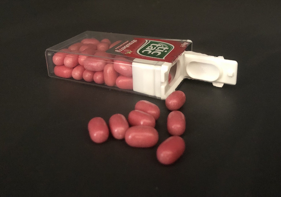 Pink tic tacs | FC61 | Blipfoto