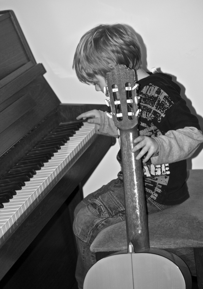 ...mutlitasking.... | catoblips | Blipfoto