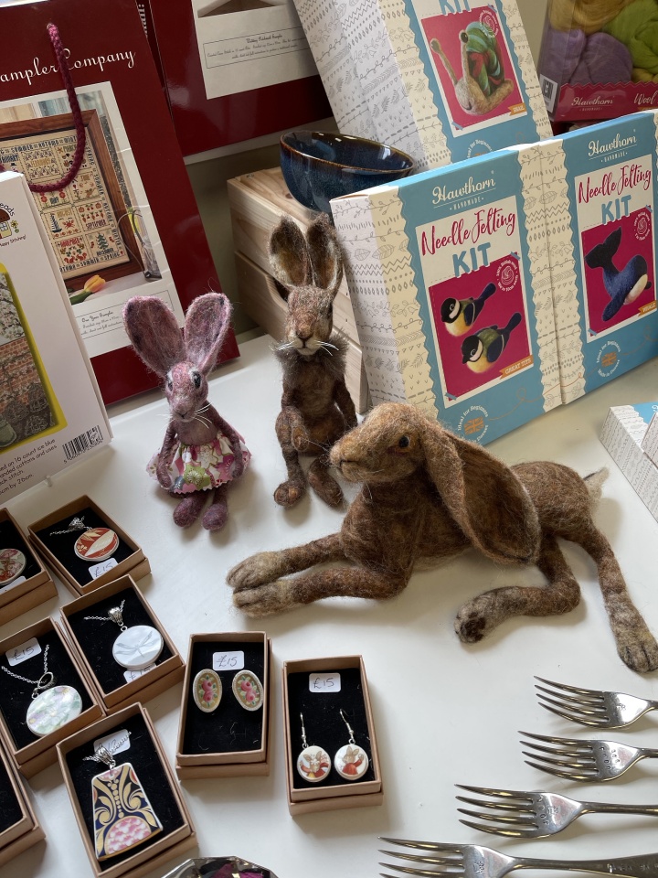 Needles and natter | RonaMac | Blipfoto