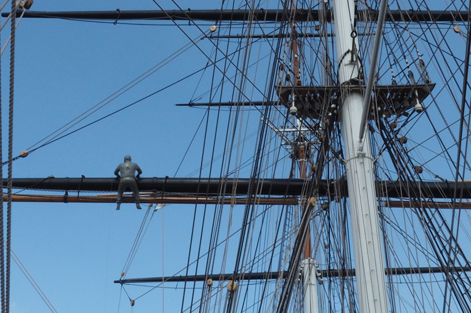 Man Aloft | Ae01 | Blipfoto