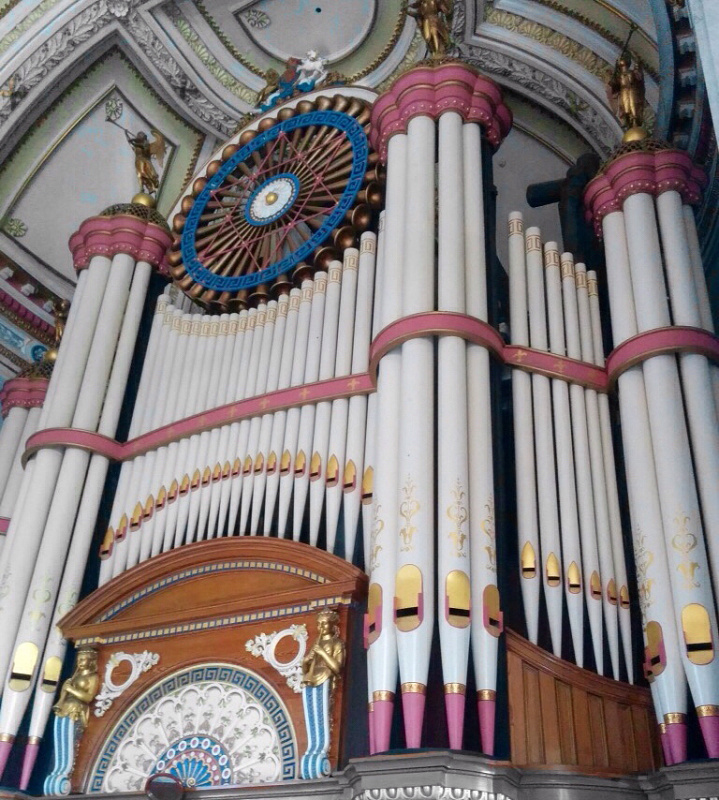 A Big Organ | ROBERT10 | Blipfoto