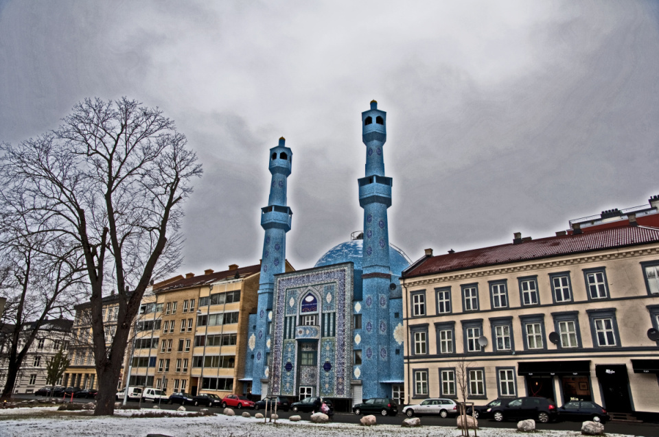 THE BLUE MOSQUE IN OSLO | IngunnInOslo | Blipfoto