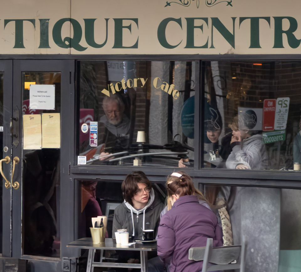 Keeping Warm | isbi | Blipfoto