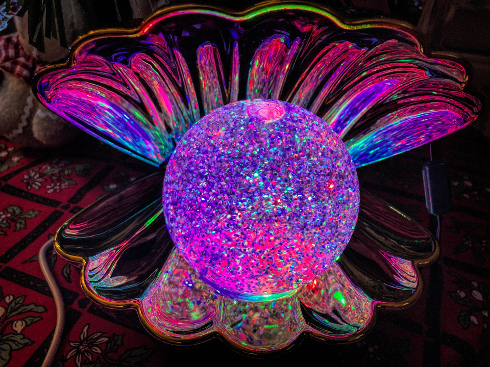 Clam glitter ball | Green56 | Blipfoto