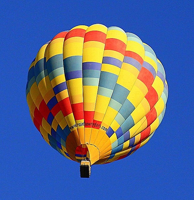 Balloon overhead in Albuquerque | rower2012 | Blipfoto
