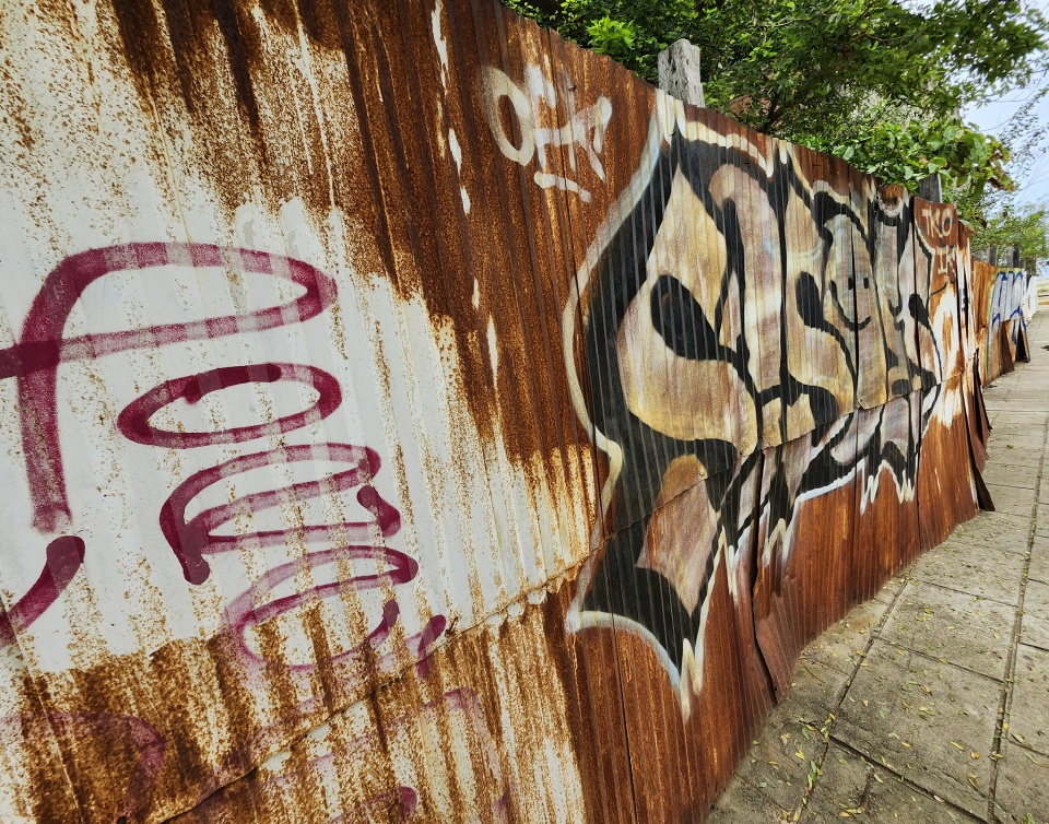 Rusted Graffiti | Seelye | Blipfoto