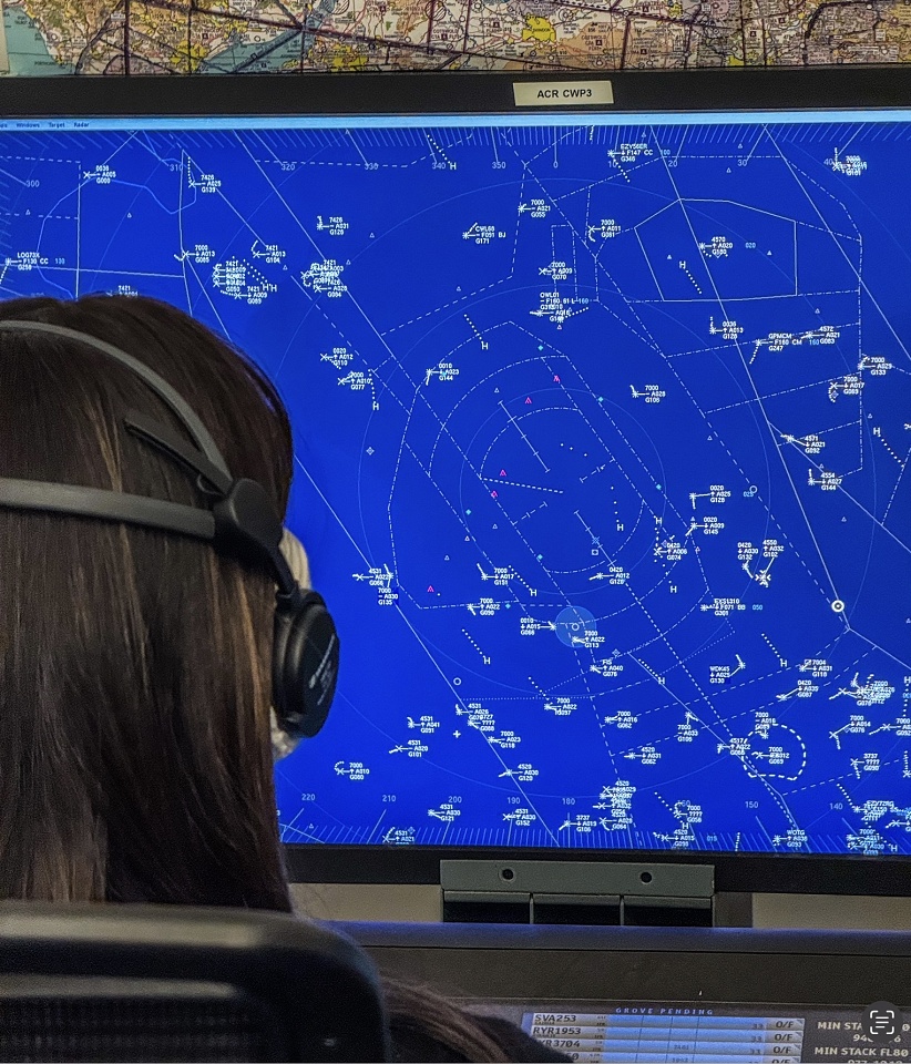 A contrasting view in the Radar Room | chrispybox | Blipfoto