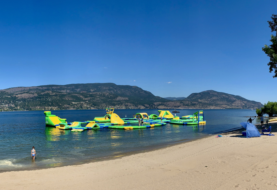 Super Big Floatie | Dunnie | Blipfoto