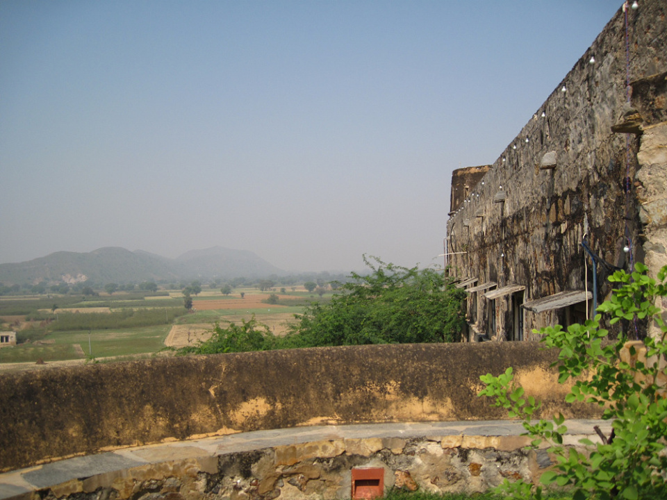 Hotel in Hill Fort, Kesroli | CreativeVandal | Blipfoto