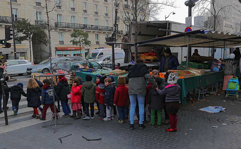 KIds at the Market | VandeGraaff | Blipfoto