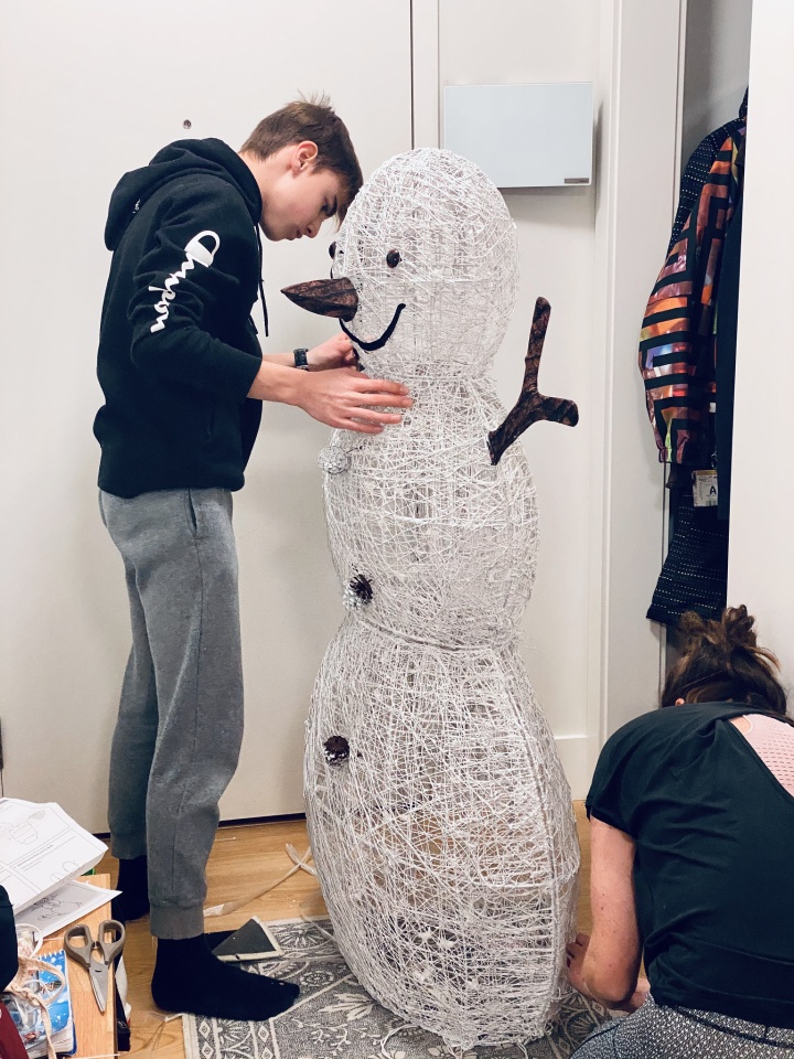 Putting a snowman together | cwrwcroyw | Blipfoto