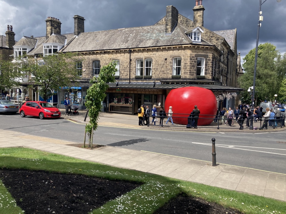 Big Red Ball | mambo | Blipfoto