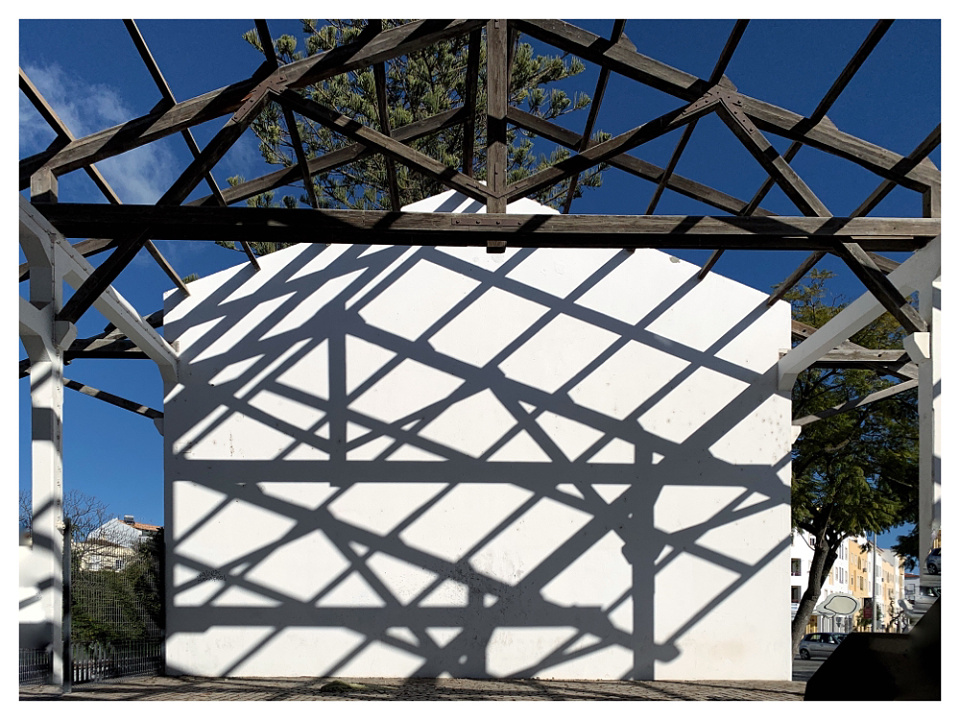 Zentangle building | PetraIpa | Blipfoto