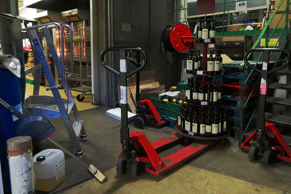 Supermarket Back Room | VandeGraaff | Blipfoto