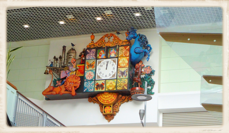Wellgate Centre Clock | Rosemarie55 | Blipfoto