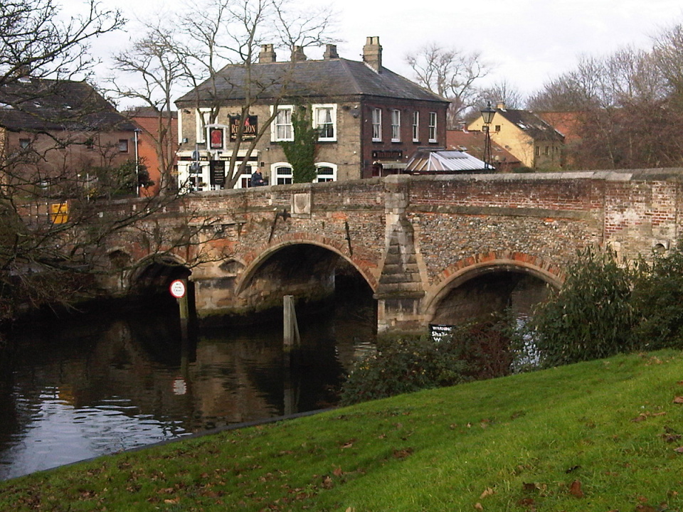 Bishop Bridge and the Red Lion pub, Norwich | bridgeman | Blipfoto