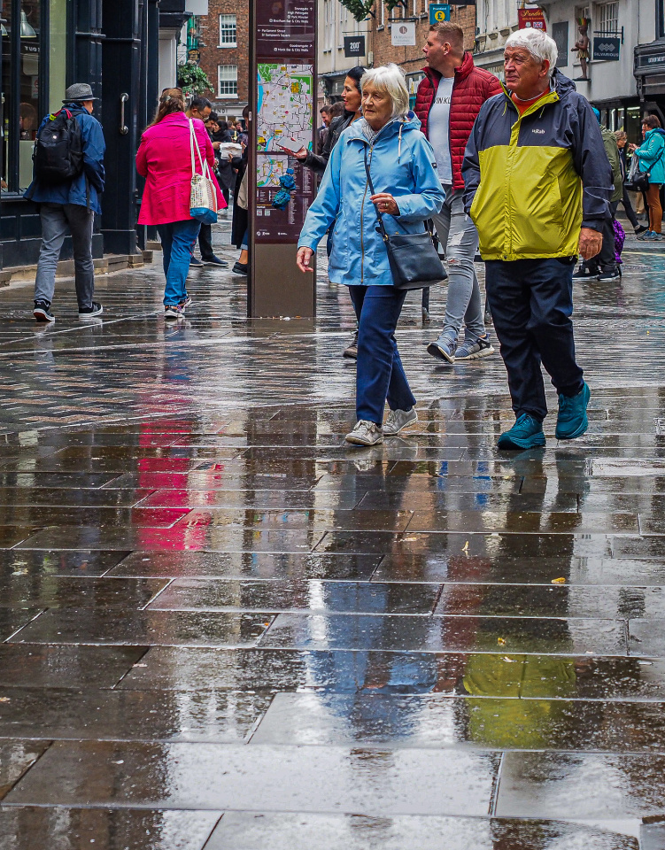 Reflecting on a wet day in York... | Philiphoto | Blipfoto