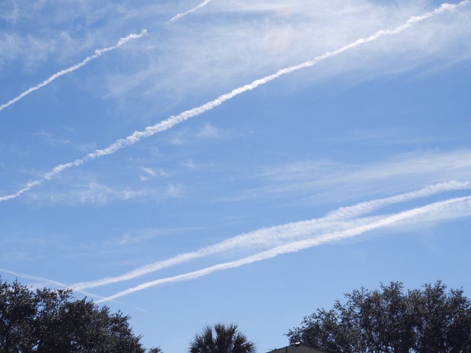 painted lines in the sky | creativelenna | Blipfoto
