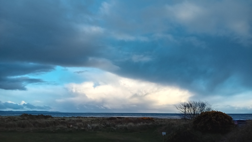 Moody sky blowing in | Flashcube | Blipfoto