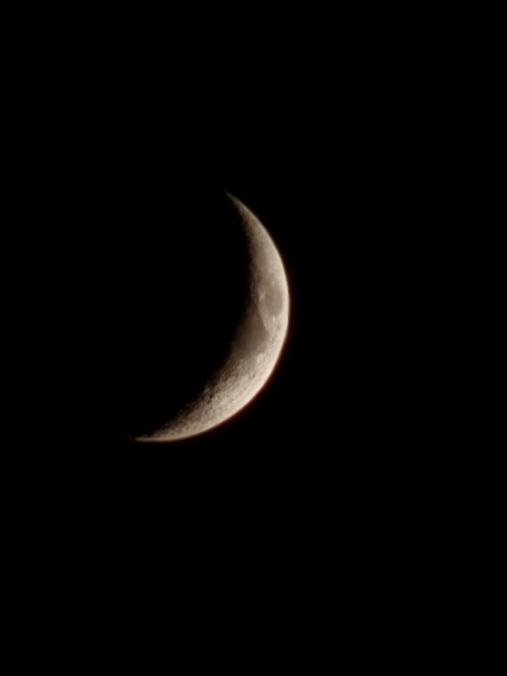 Crescent moon | GillyS | Blipfoto