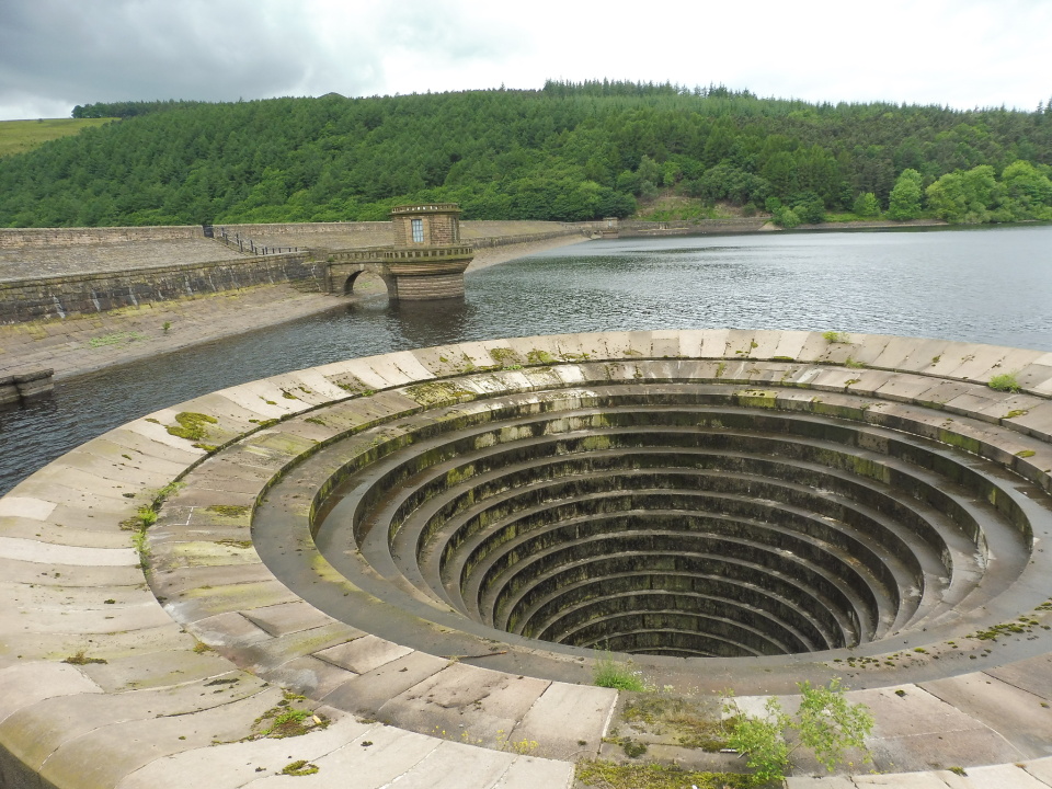 Ladybower Reservoir | PGH | Blipfoto