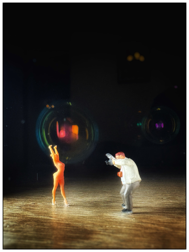 The model, the photographer and bubbles | Ilja | Blipfoto