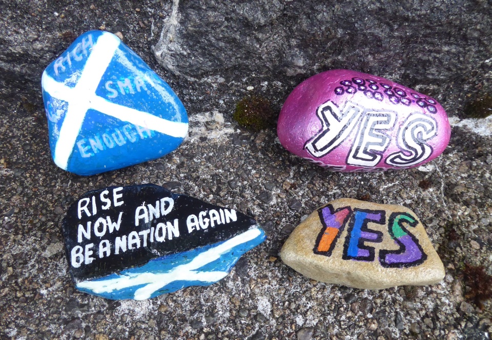 The Yes stones | Maurice1948 | Blipfoto