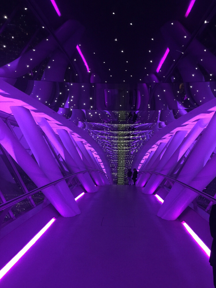 Sky Bridge, Kingdom Tower, Riyadh at night. | Seasider007 | Blipfoto