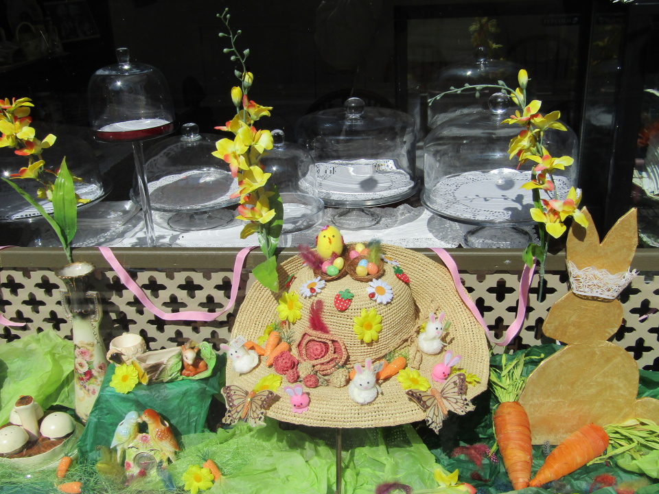 Cafe Window Display | Dollydevonmix | Blipfoto