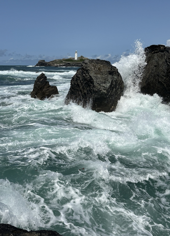 Breaking Waves | Hyperion | Blipfoto