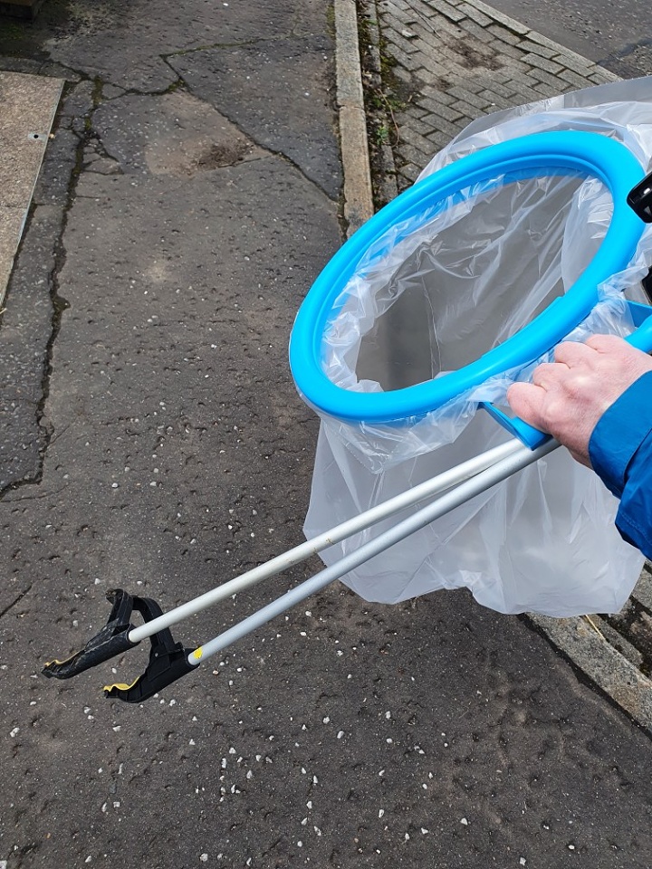 Litter picking lunchtime walk | CatG81 | Blipfoto