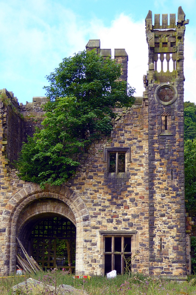 Castle Carr, Luddenden Dean | muddyshoes | Blipfoto