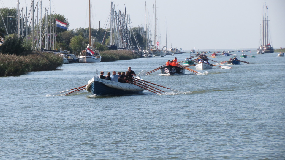 sloop rowing Makkum... | molke | Blipfoto