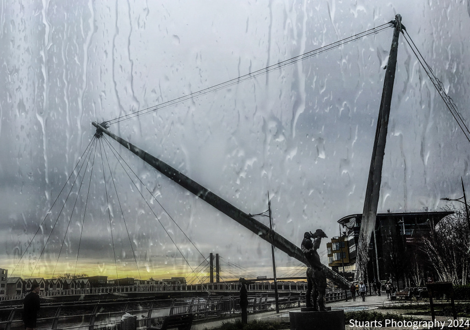 Rain on the bridge | Stuart46 | Blipfoto