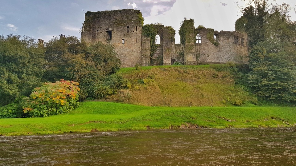Cockermouth castle with Autumn colours | trevorearthy | Blipfoto
