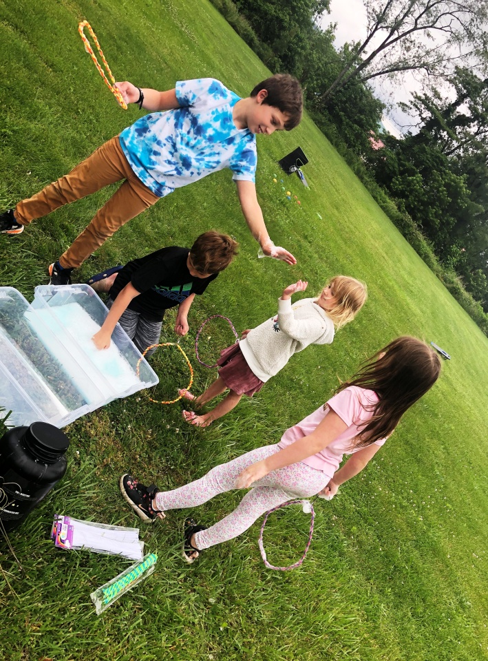 Bubble High Fives | TurtleBug | Blipfoto