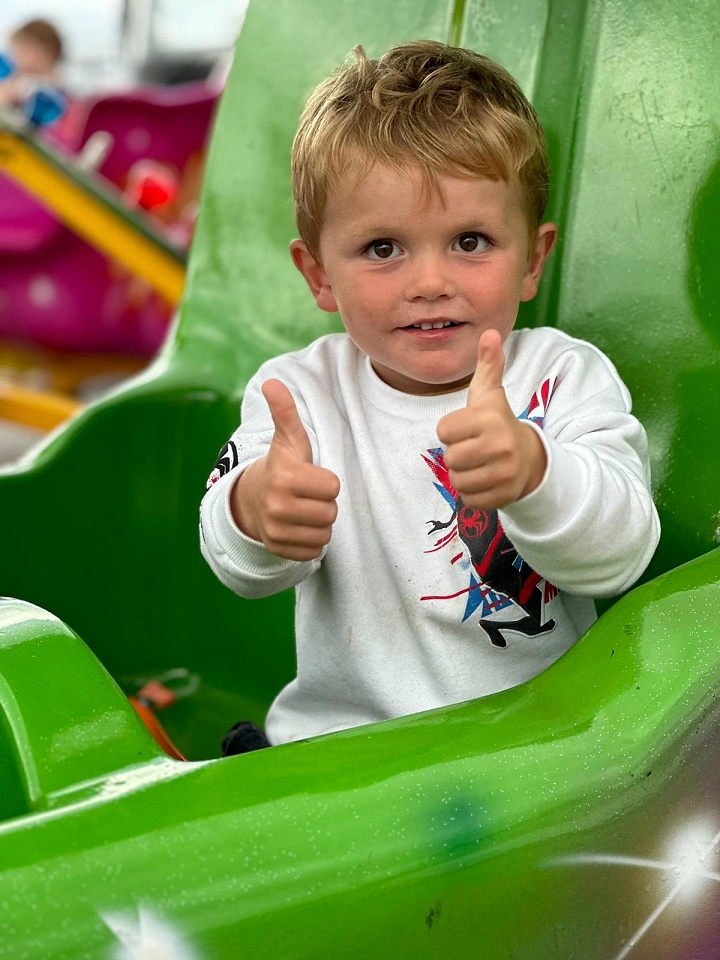 Thumbs up! | snapper | Blipfoto