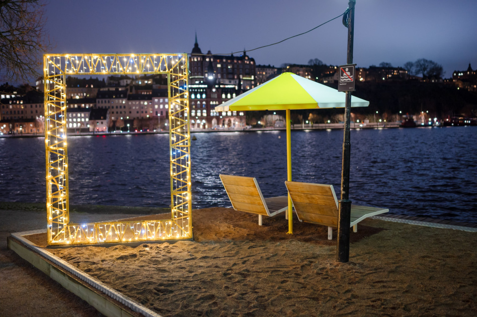 Swim or frame a picture? | BengtCarlsson | Blipfoto