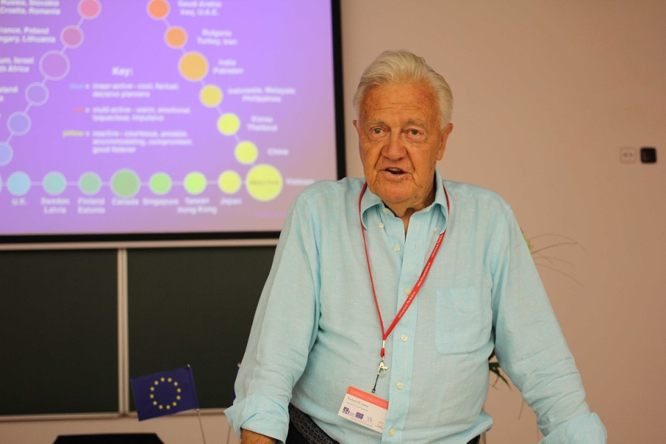 Keynote speaker RICHARD D. LEWIS Unicom conference | MrsLinda | Blipfoto