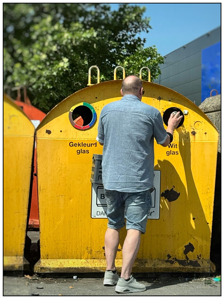 Doing chores | Ilja | Blipfoto