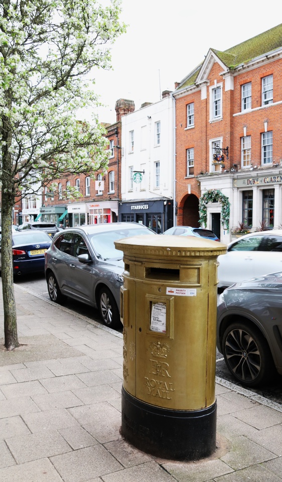 Gold Postbox | oeilduchat | Blipfoto