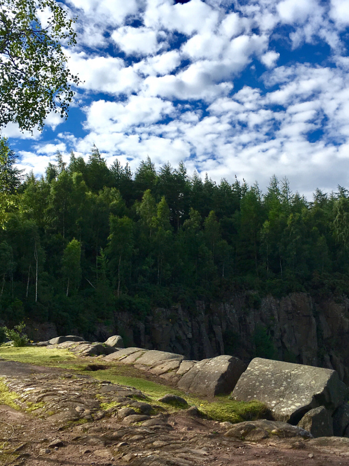 Rock tree sky | GoldishCJ2 | Blipfoto
