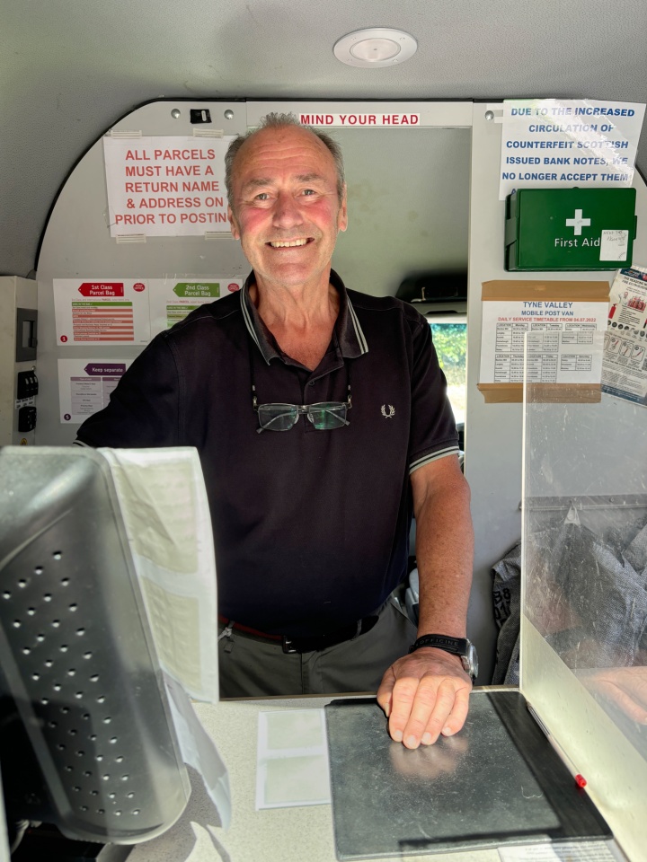 Meeting a fellow Mackam | walkingMarj | Blipfoto