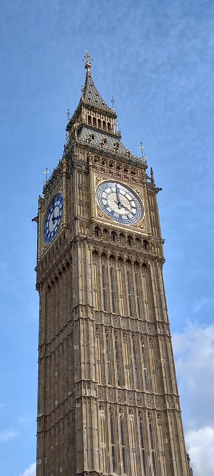 And the clock struck 4 | StephenF | Blipfoto
