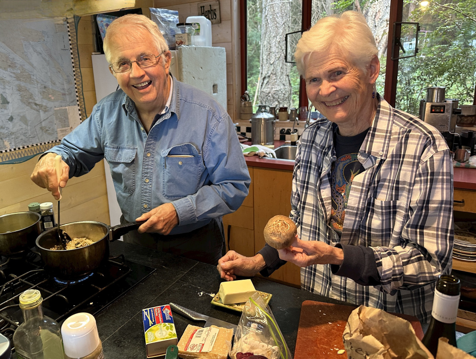 Look who’s cooking in my kitchen! | NannaK | Blipfoto