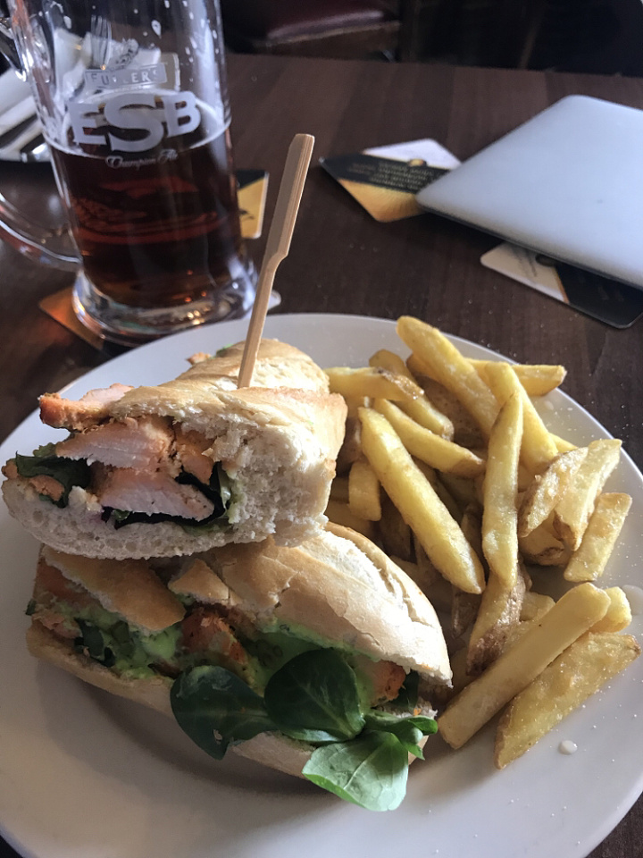 Pub Lunch | Eyebee | Blipfoto