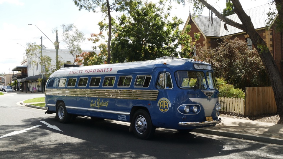 Very old bus | 59 | Blipfoto